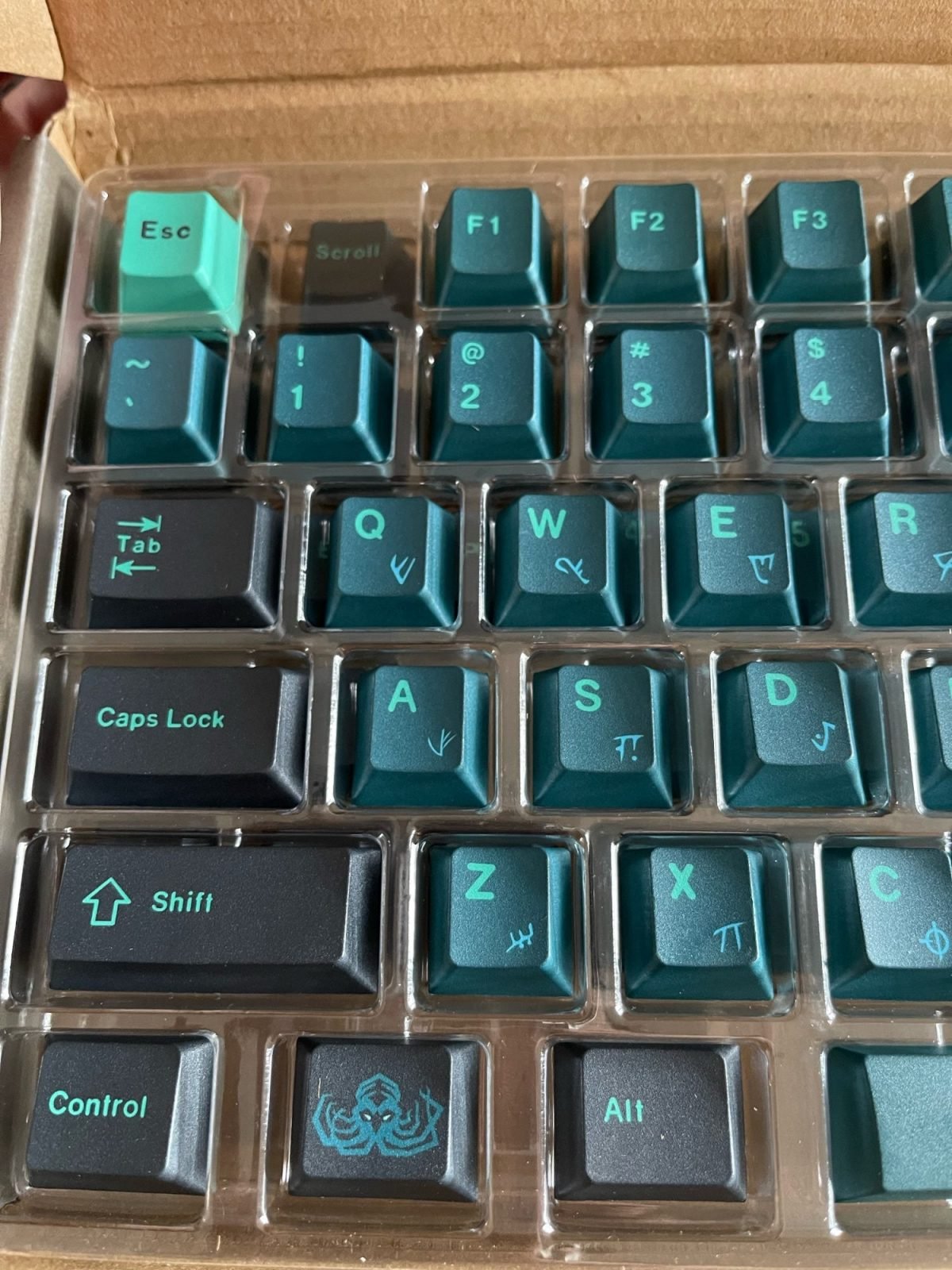 Terror Below Keycaps Set GMK Clone Monster Green Black - Keysium