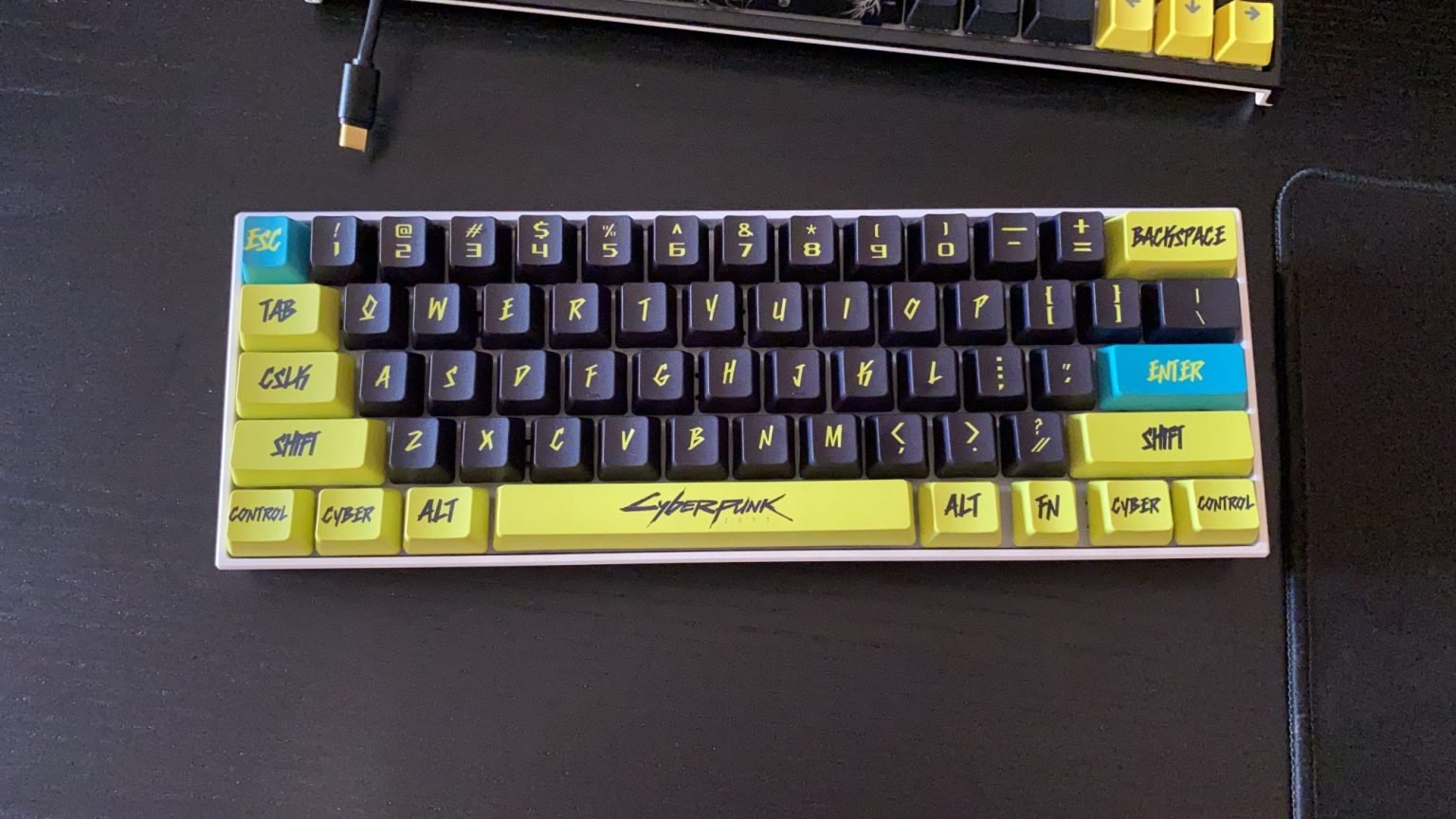 Cyberpunk Keycaps Set Gamer Minimalist Black Yellow - Keysium